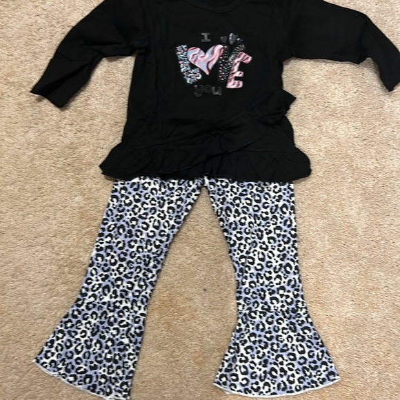 Matching Sets | Super Cute Girl Bell Bottom Outfit Perfect For ...